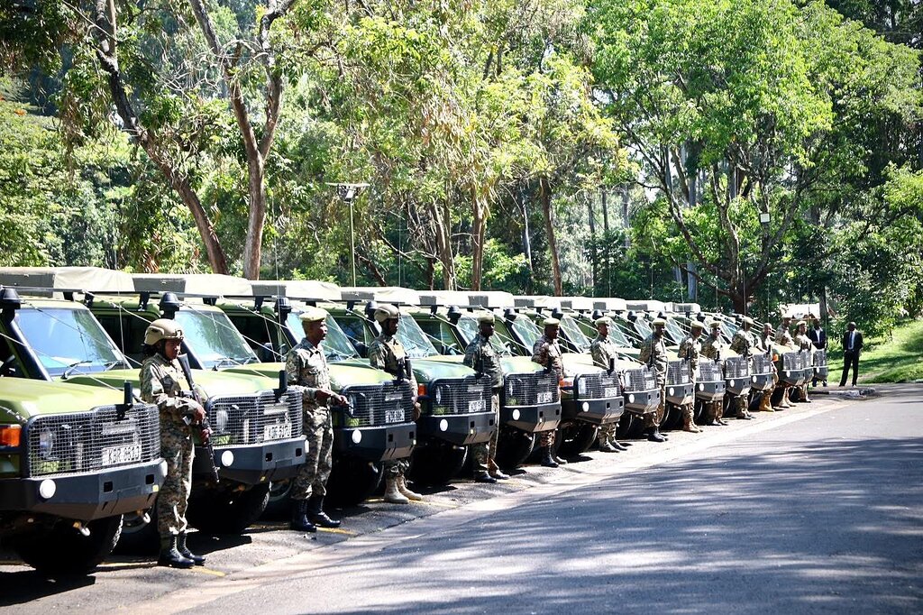 Hapa kuna shida. Now I get why KWS and Forest Rangers kill Kenyans ...