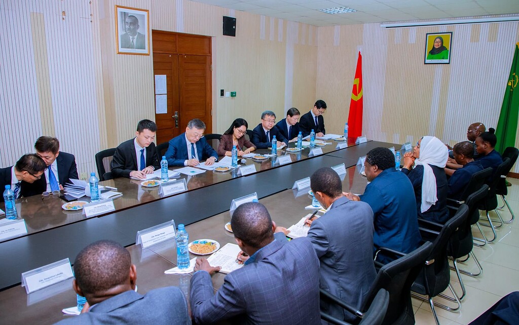 Tanzania News: Katibu Mkuu wa CCM akutana na Komredi Tang Dengjie ...