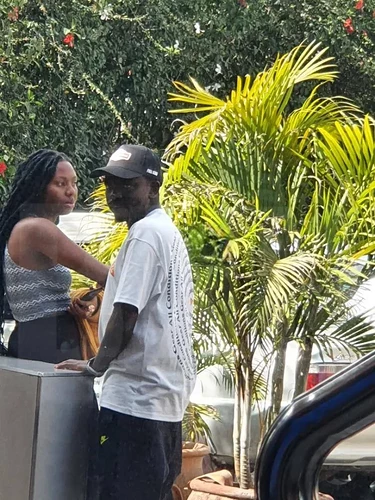 Son ya mkuu Zakayo na mali yake( George Ruto).. Alikua amempeleka ...