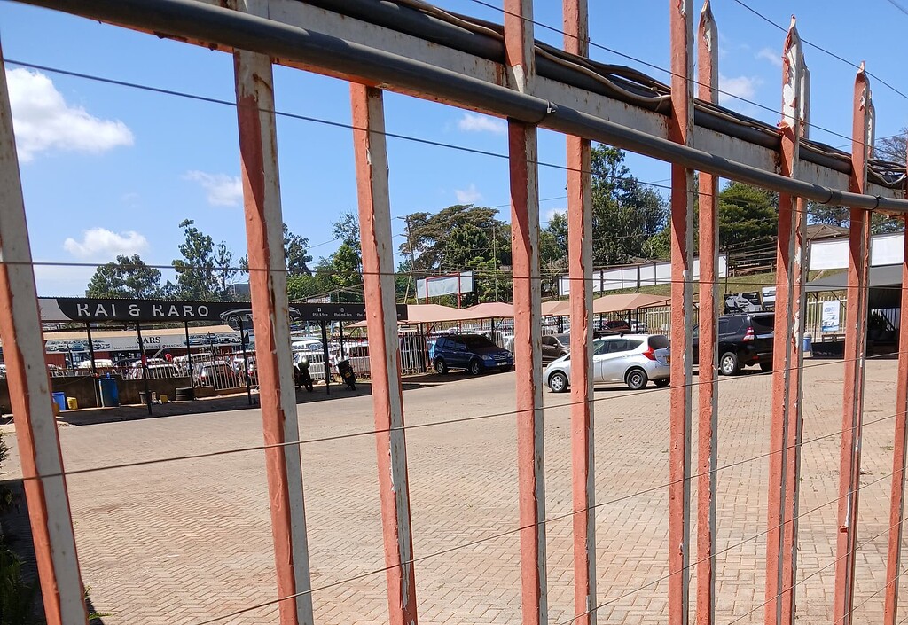 Soul ties ni real Khalif Kairo amebaki na gari tatu kwa yard tangu ...