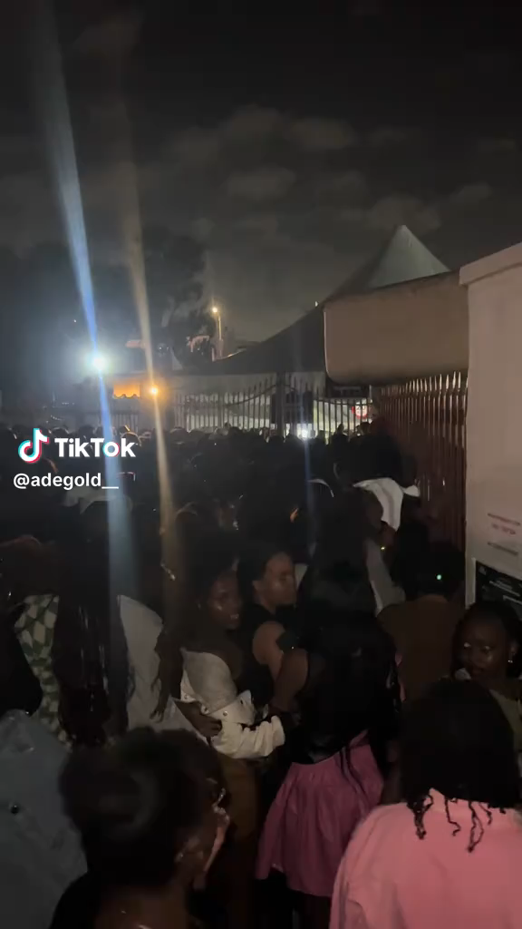 Asake concert... Thousands of women yesterday thronged to see big dong ...