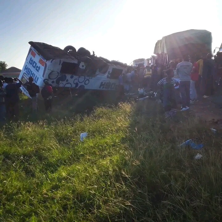 2 dead on the spot after Mash Bus collides head on with a trailer ...