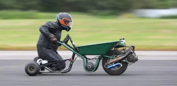 English Mechanic Builds the World’s Fastest Wheelbarrow. British UDA ...