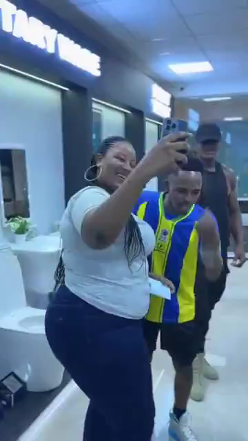 Ishowspeed says Tanzania is better than Kenya. Kwikwikwi poor ...